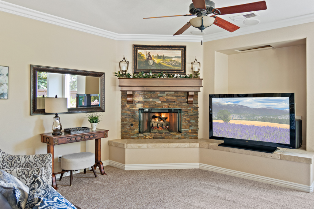 41523 Grand View Dr Murrieta, CA - The David Robinson Group